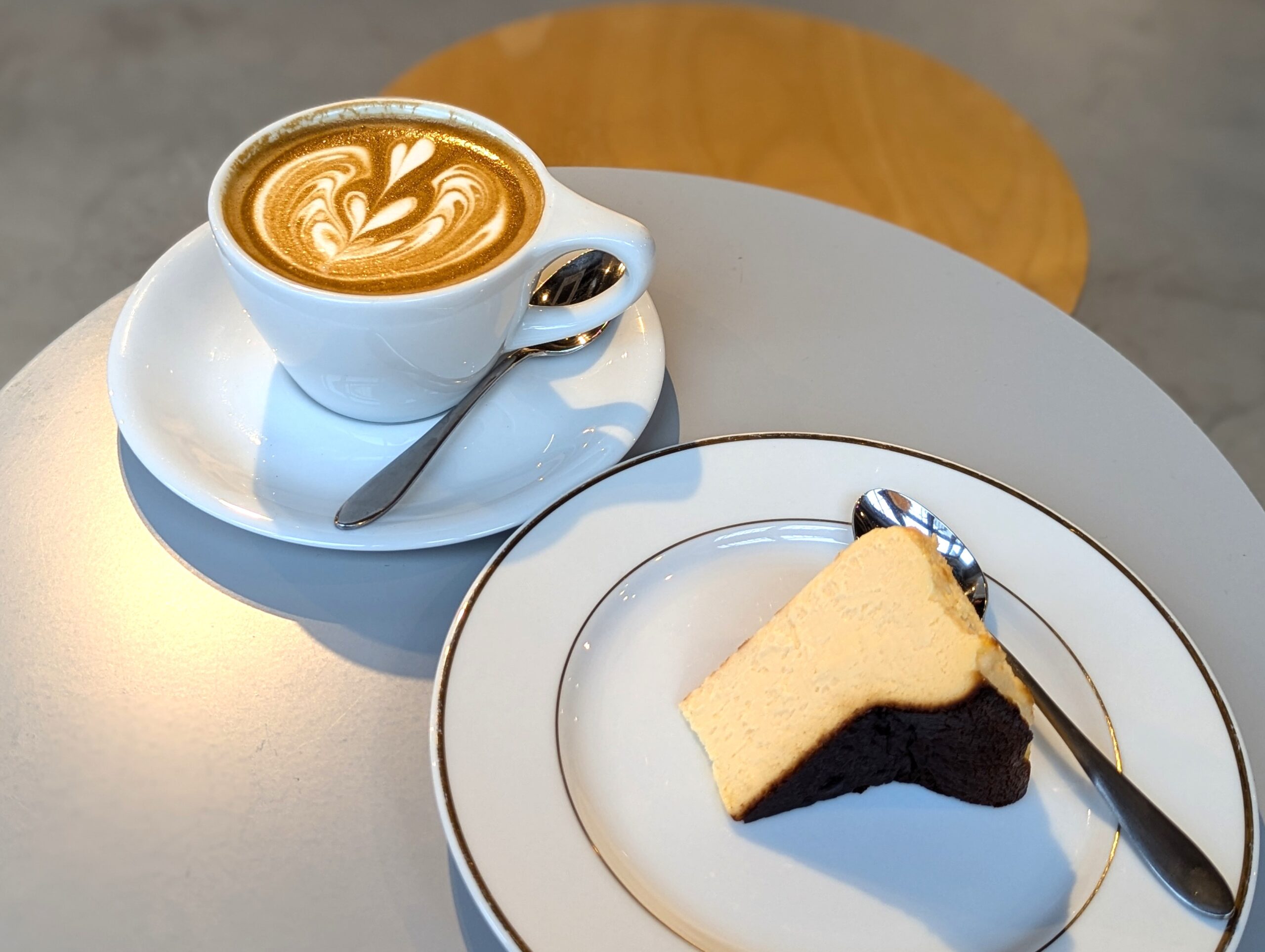 下北沢から1分以内！美味しいバスクチーズケーキが食べられるカフェ「tefu」を訪問してみた | チーズケーキ通信