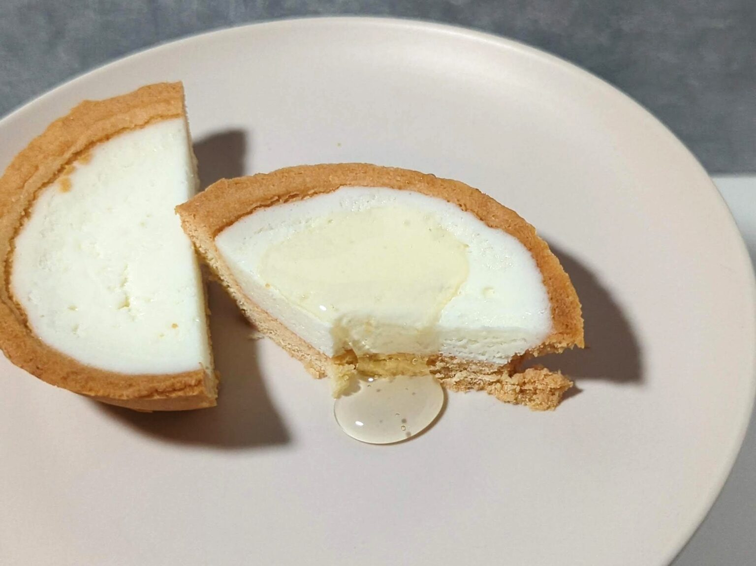 プレシア「贅沢レアチーズタルト」を実食口コミレビュー!スーパーで販売のロングセラーチーズスイーツ チーズケーキ通信