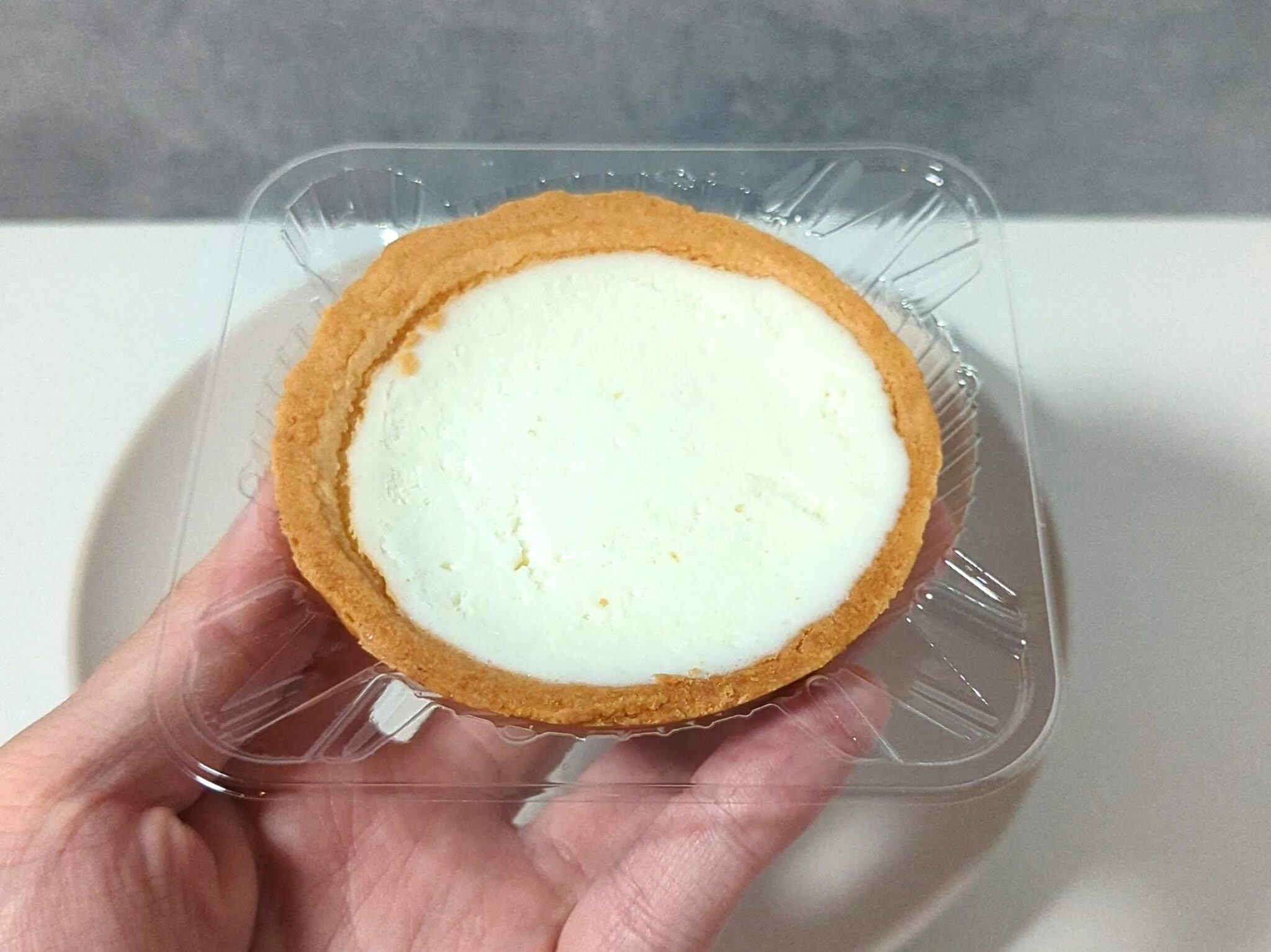 プレシア「贅沢レアチーズタルト」を実食口コミレビュー!スーパーで販売のロングセラーチーズスイーツ チーズケーキ通信