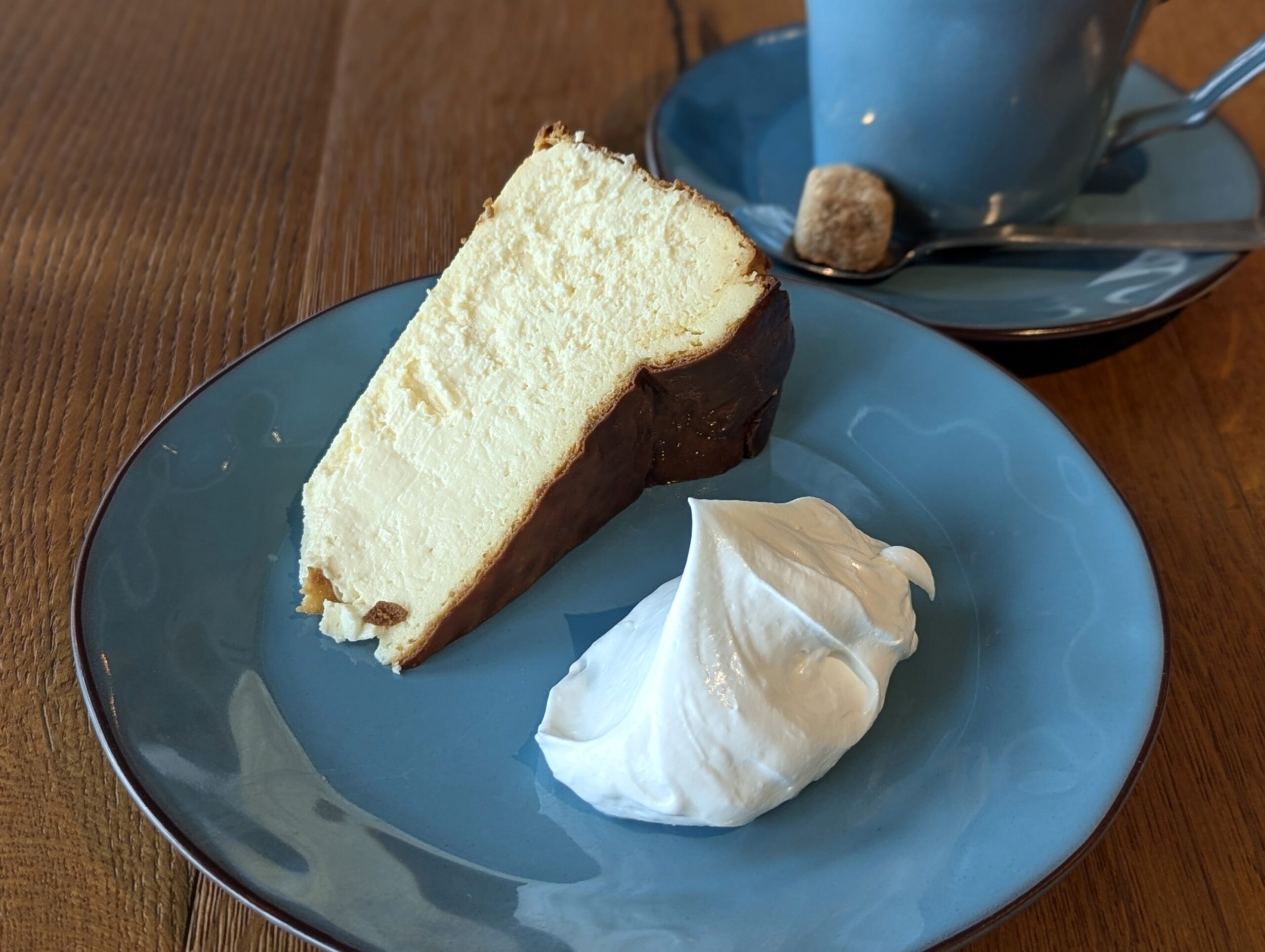 【訪問レビュー】渋谷から徒歩5分のカフェ【DUKE】チーズケーキとカフェラテを実食 | チーズケーキ通信