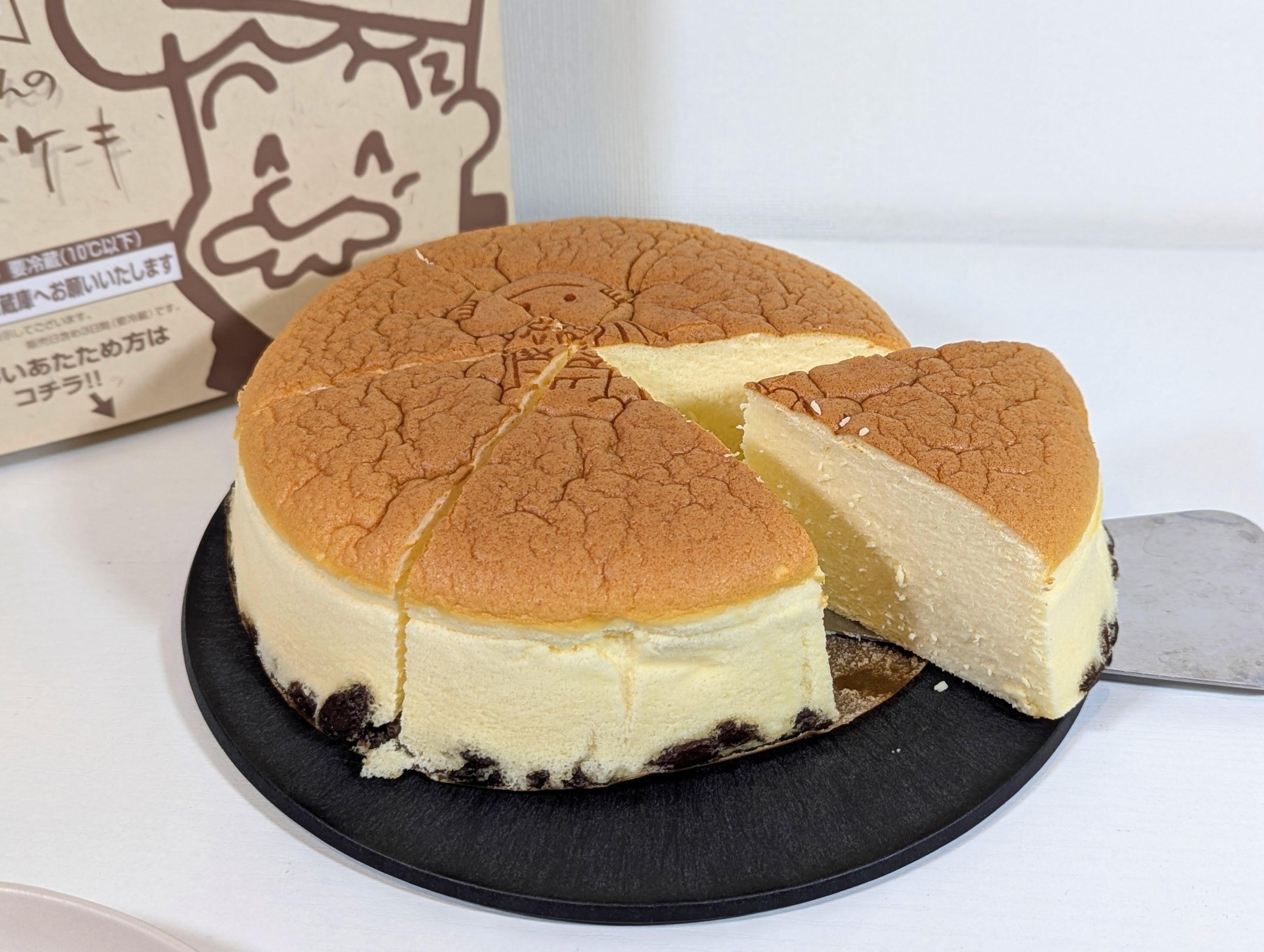 大阪で人気の【りくろーおじさんの店】の焼き立てチーズケーキをお取り寄せしてみた | チーズケーキ通信