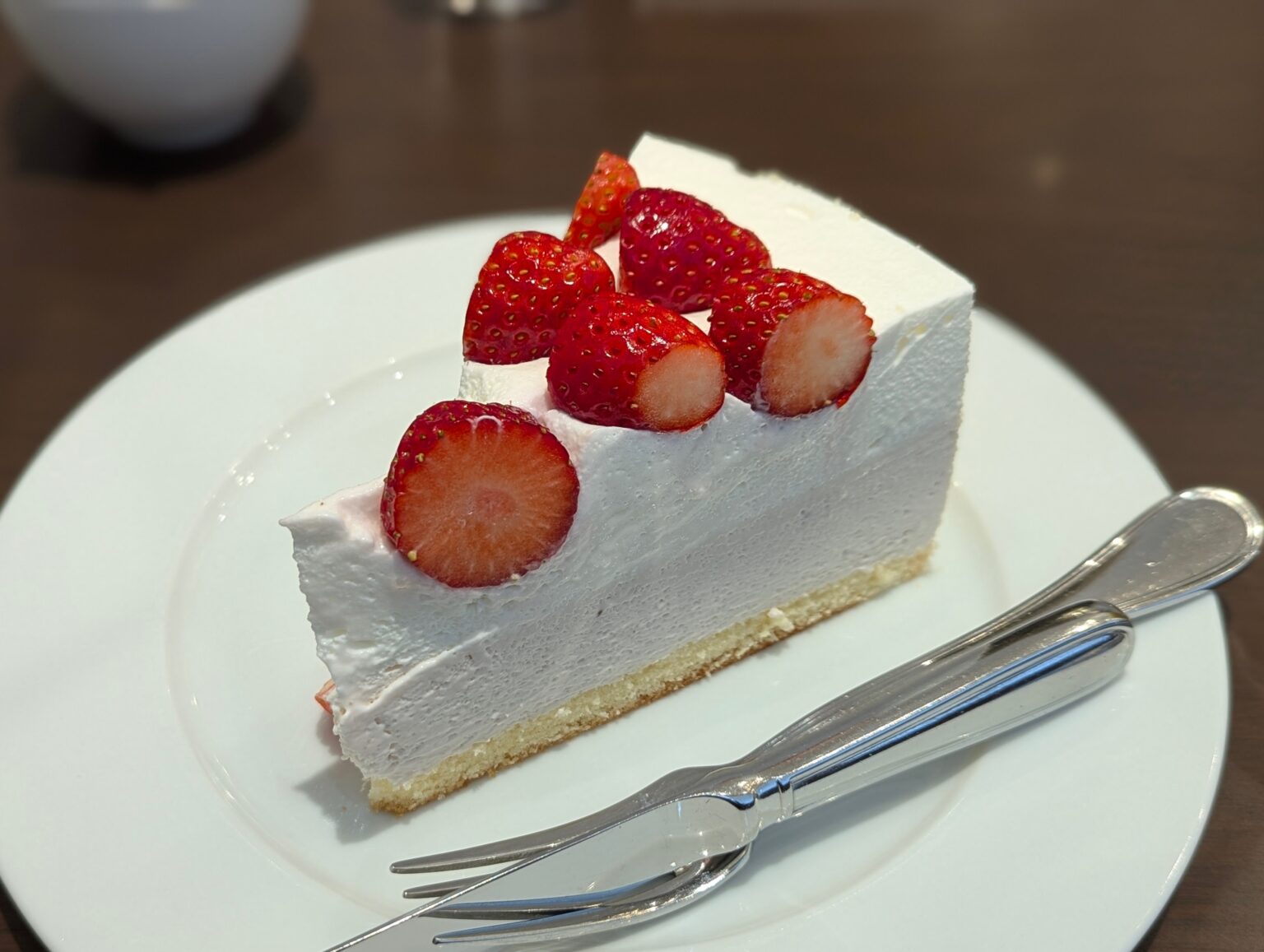 【ハーブス】2025年2月17日登場！ストロベリーチーズケーキを実食レポ | チーズケーキ通信