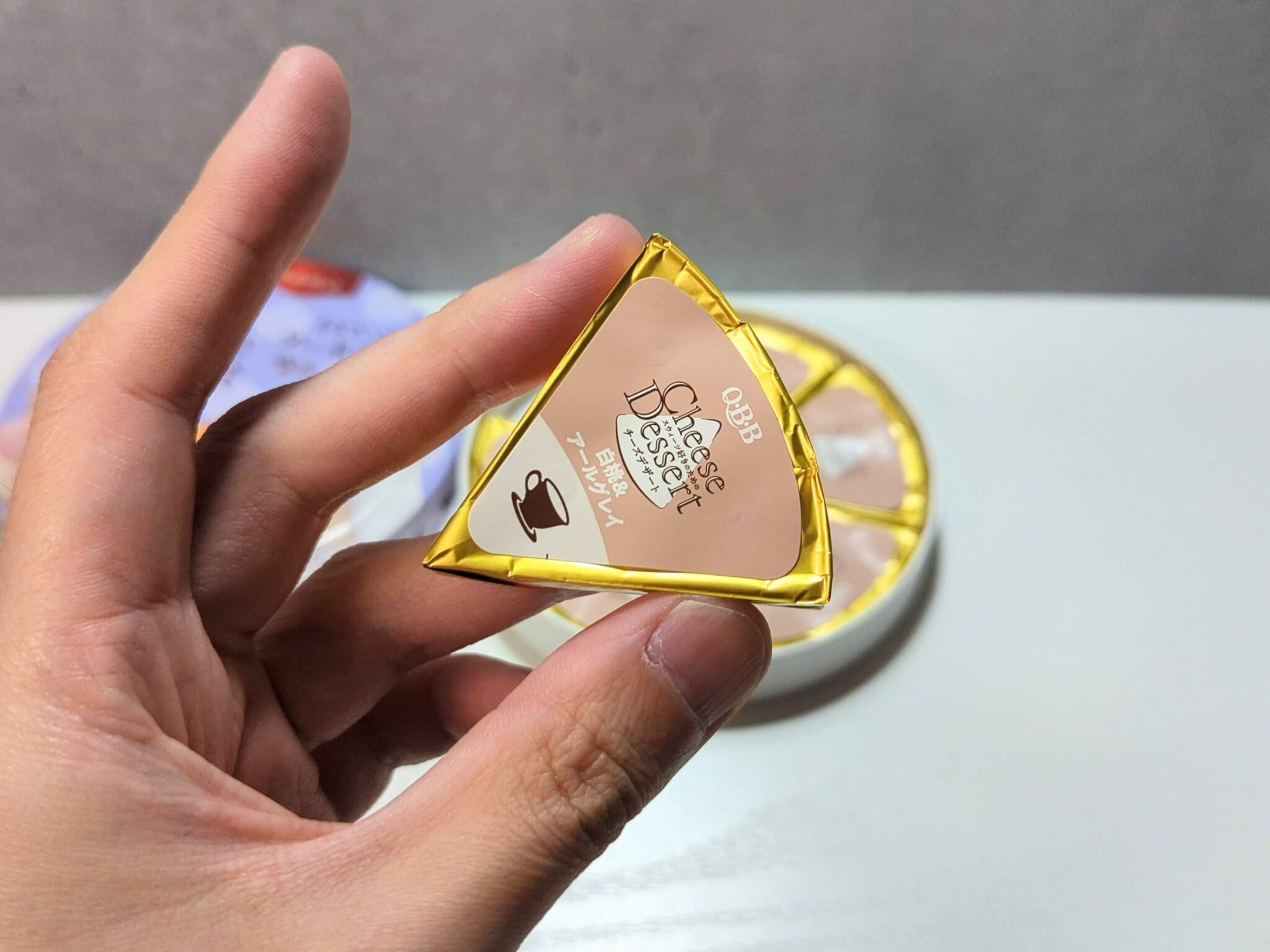 QBBチーズデザート 白桃＆アールグレイを実食！2025年2月26日発売の新作フレーバー | チーズケーキ通信