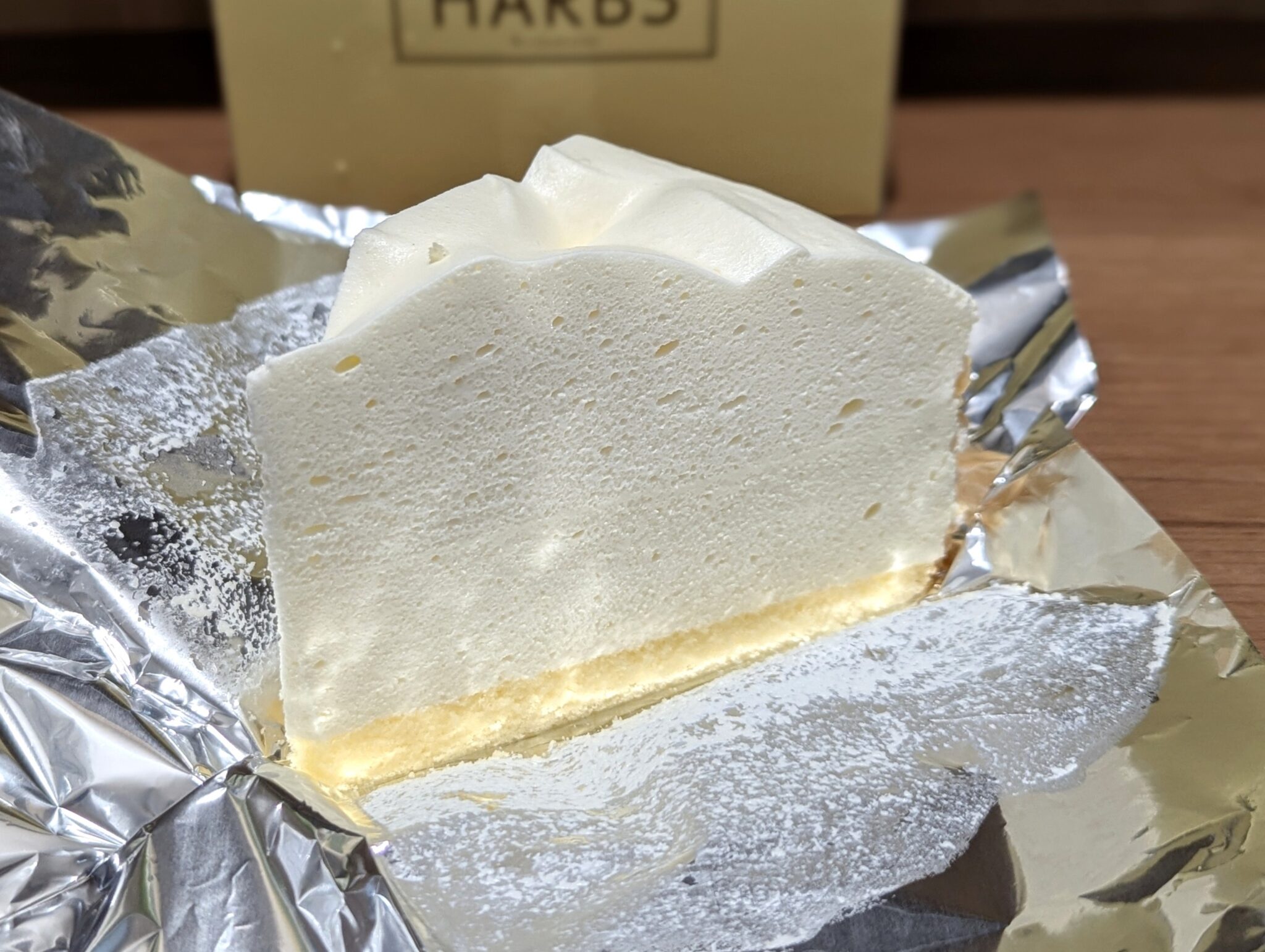 【ハーブス（HARBS）】レアチーズケーキ（2025年5月登場）を実食レビュー | チーズケーキ通信