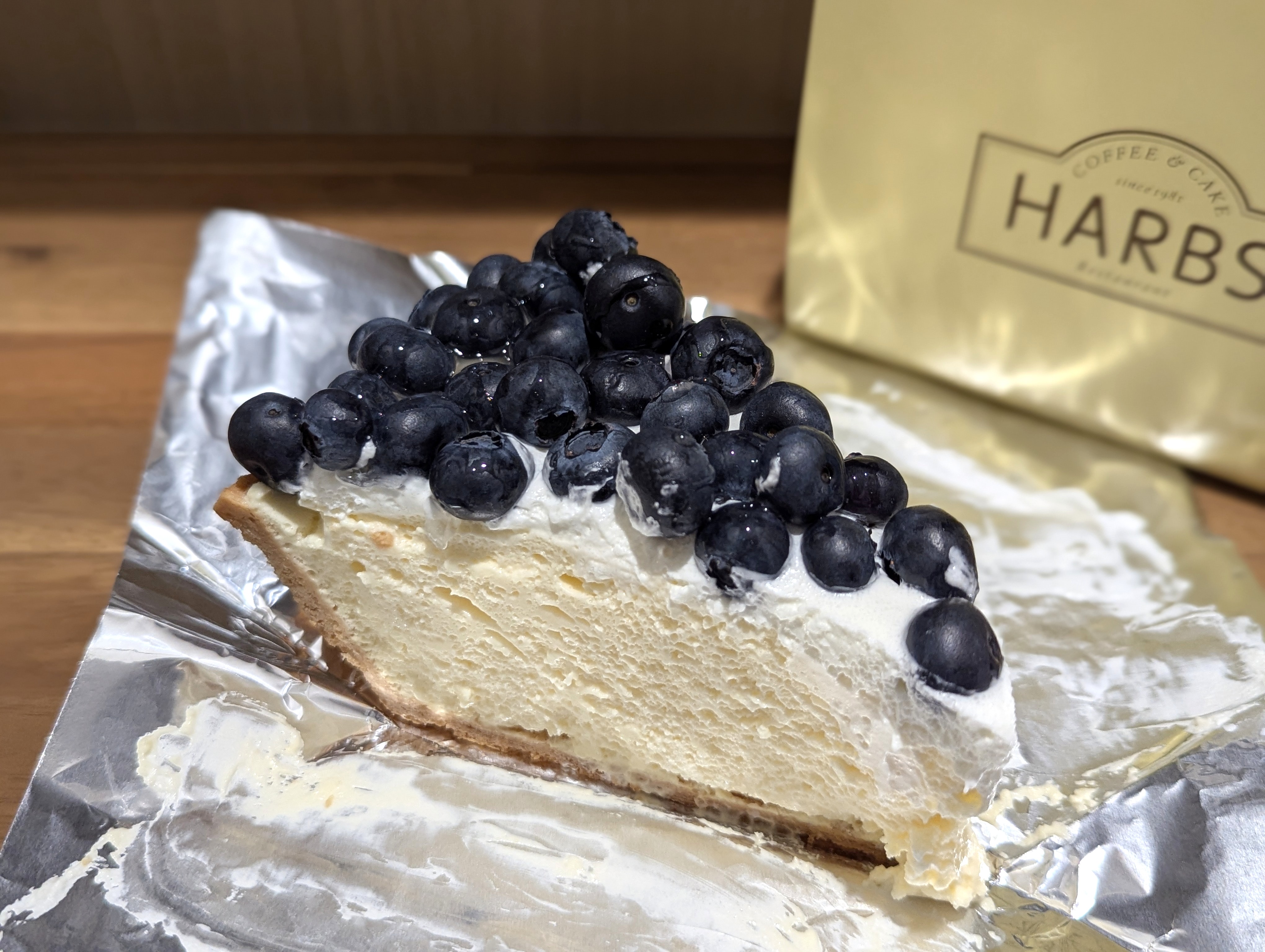 【ハーブス（HARBS）】2025年6月26日発売「ブルーベリーチーズタルト」実食レポ | チーズケーキ通信