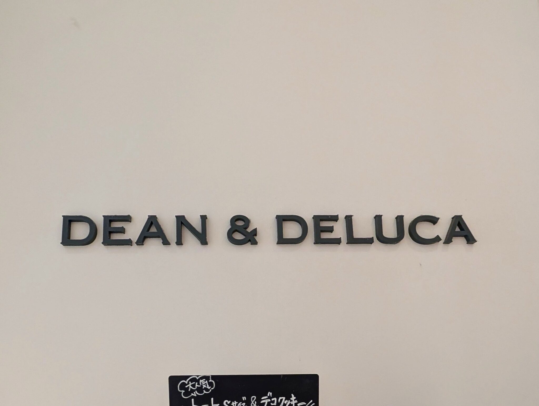 【DEAN & DELUCA】スイートポテトチーズケーキを実食｜2025年秋の新作、さつまいもを使ったレアチーズケーキ | チーズケーキ通信